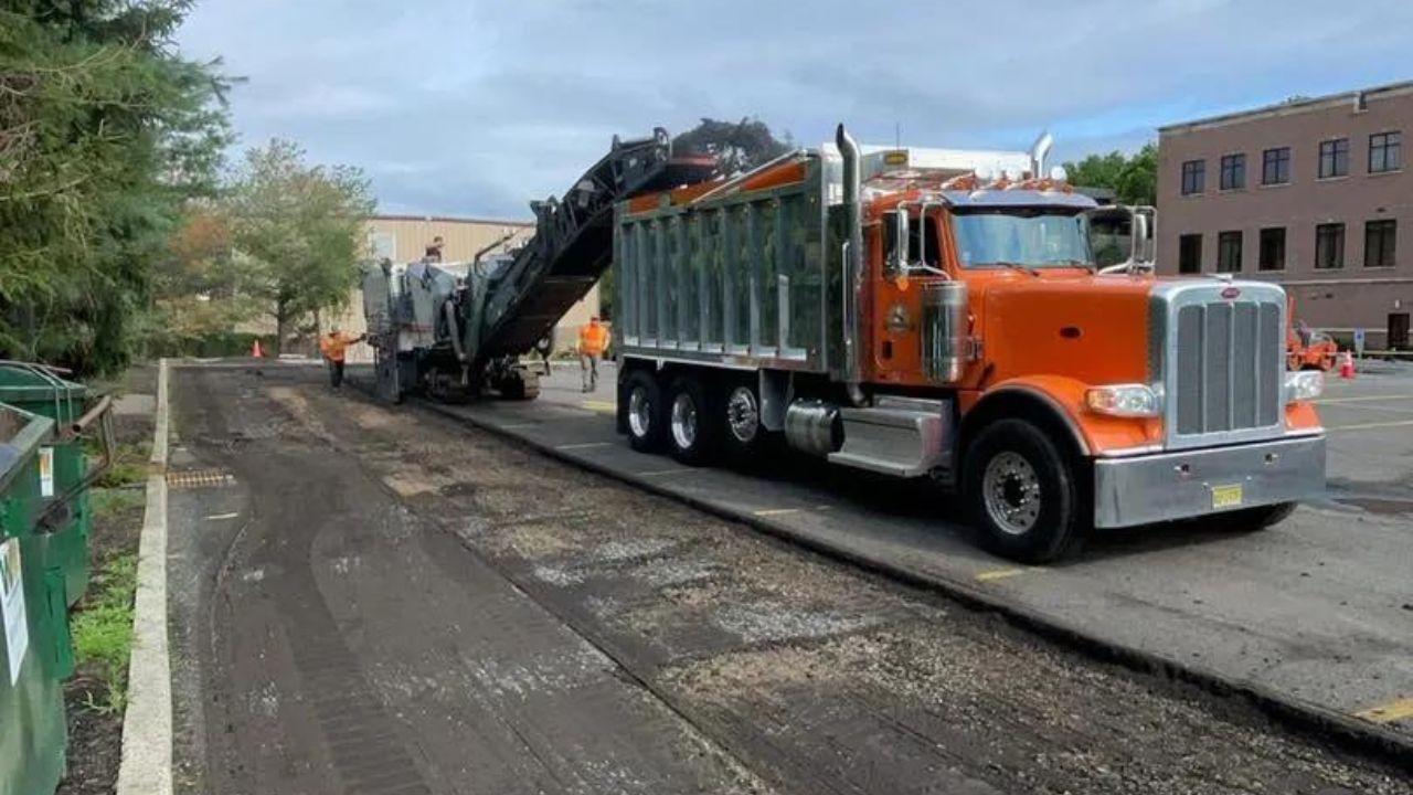 Commercial Asphalt Paving | Parkway Paving LLC in Lodi, NJ